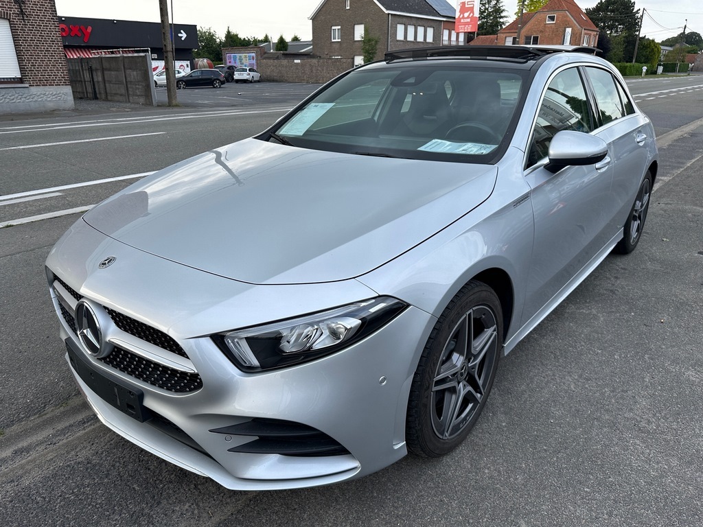 Tweedehands Mercedes nearly new cars bij Garage Neirynck